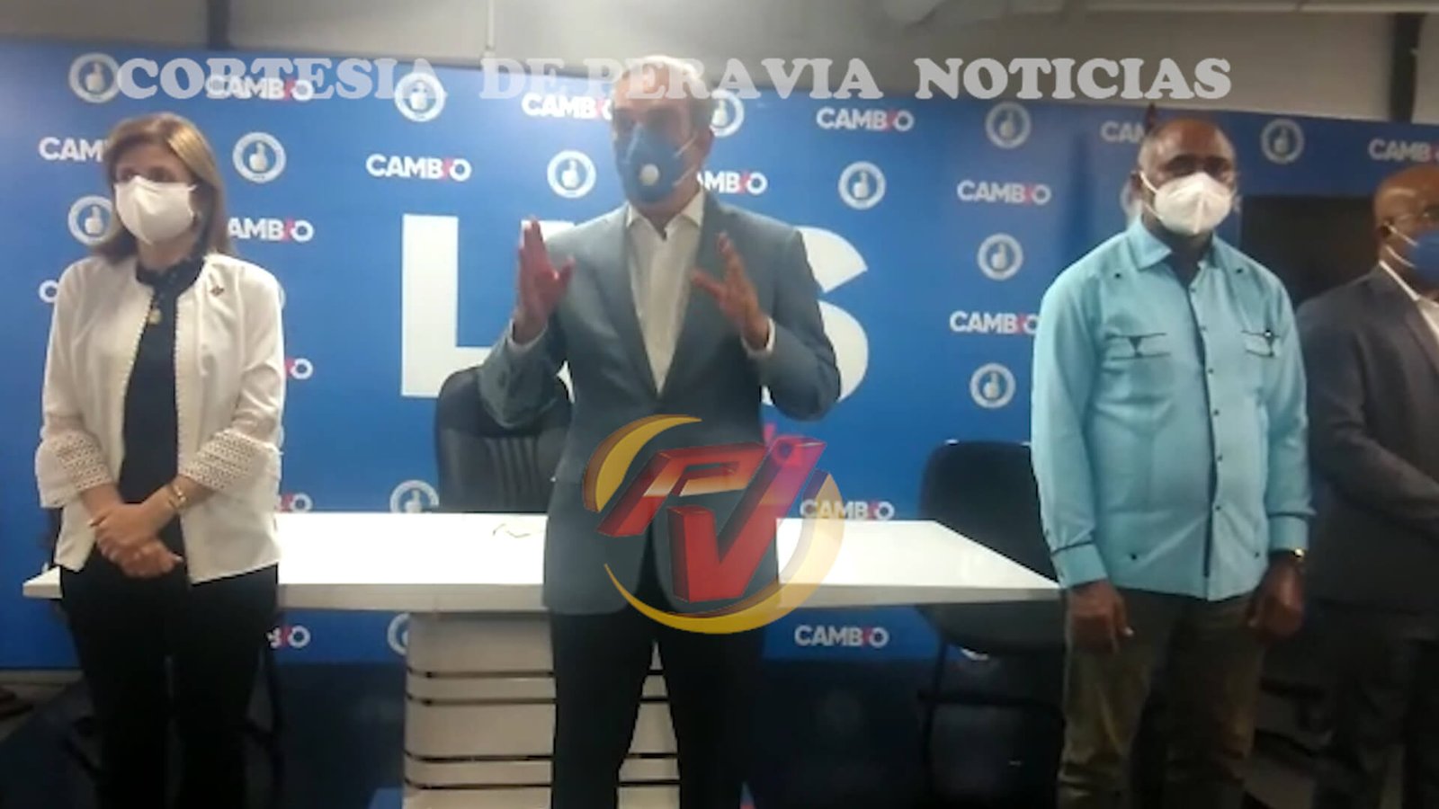 Luis Abinader juramenta en el PRM a varias personalidades de la ...